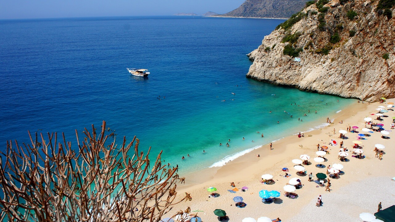 Antalya’s Best Beaches: 2025 Updated Guide - Araç Kiralama | Kiralık Araç